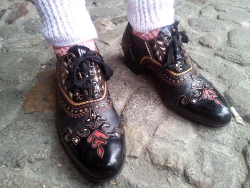 Traditional shoes - Mundo Lanar